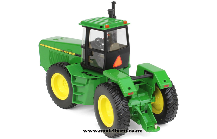 1/32 John Deere 8760 4WD - Farm Equipment-John Deere : Model Barn - Ertl