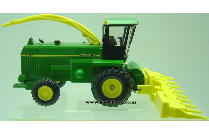 1/32 John Deere 6850 Forage Harvester with Maize Head - Farm Equipment ...