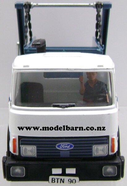 1/32 Ford Skip Truck - Trucks & Trailers-Ford : Model Barn - Britains ...