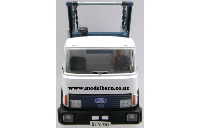 1/32 Ford Skip Truck - Trucks & Trailers-Ford : Model Barn - Britains ...