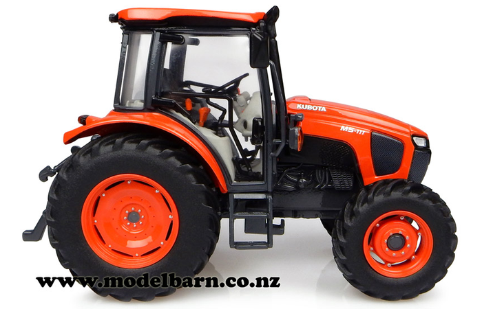 1/32 Kubota M5111 - Farm Equipment-Kubota : Model Barn - Universal Hobbies